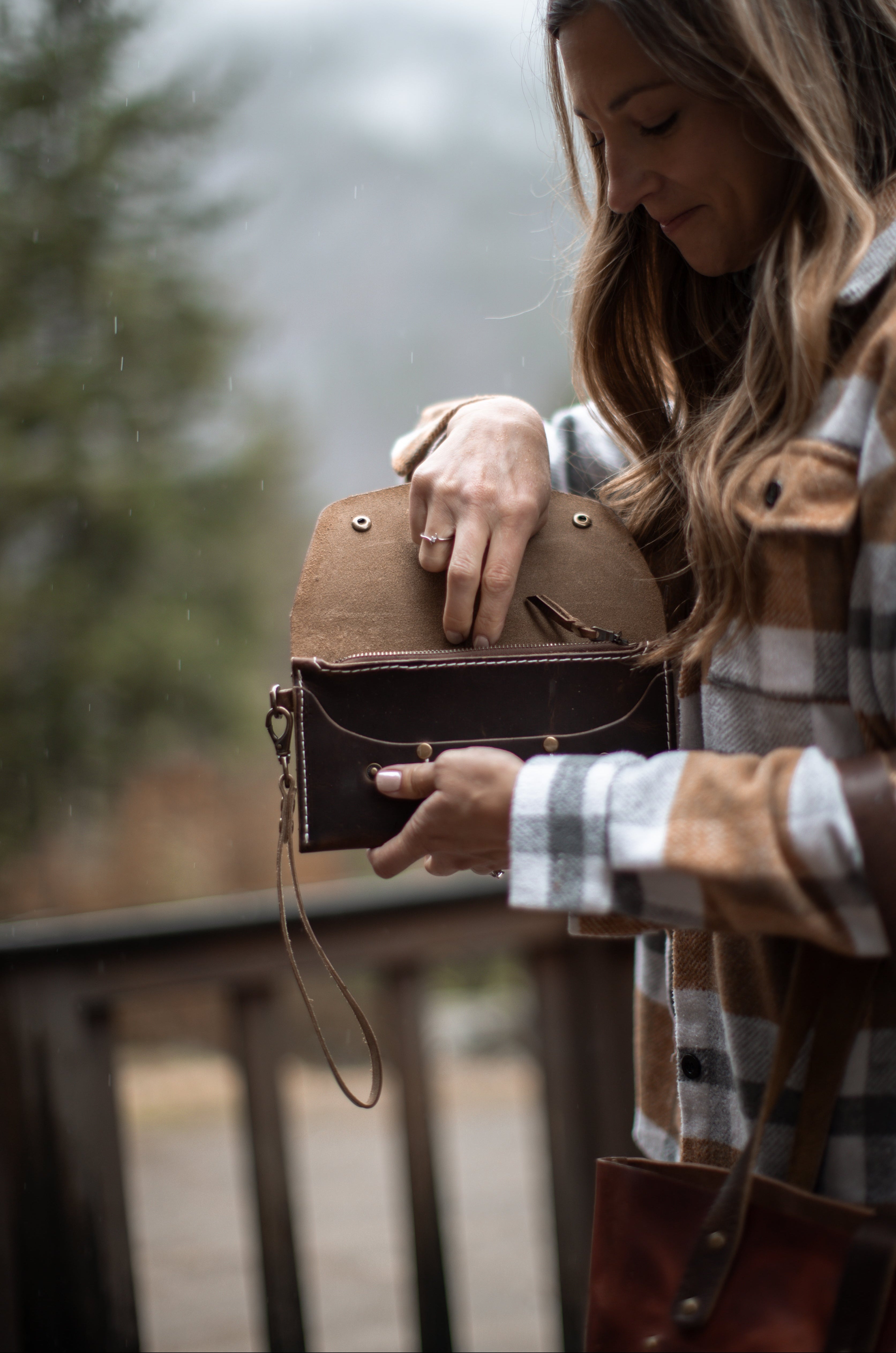 Grizzly Clutch – Resilient Hide Co.